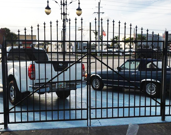 Welded Aluminum Gates - Fence Distributors